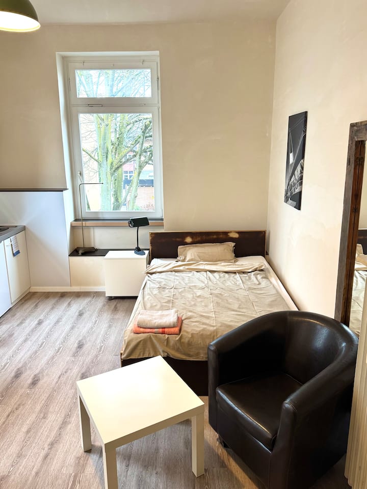 Stylish Tiny Studio For Business Travelers - Frankfurt