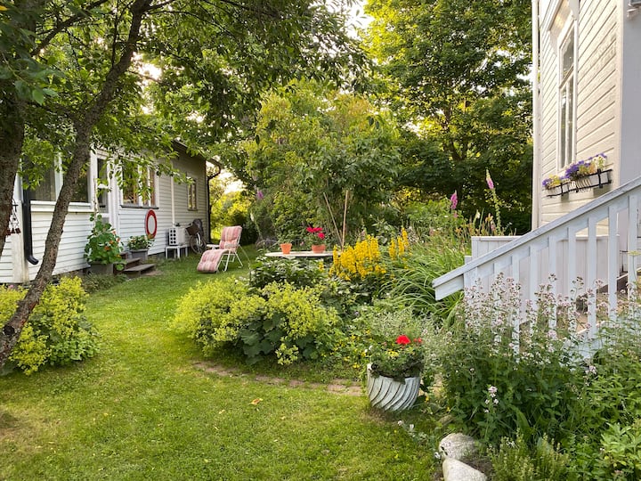 Sympaattinen Piharakennus Hangossa - Hanko