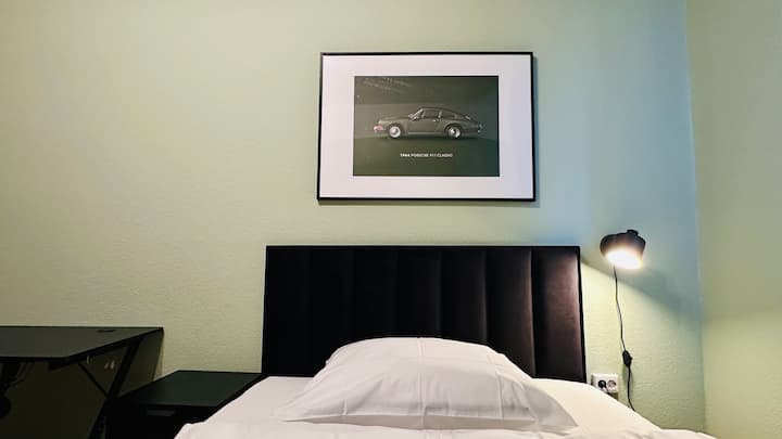 3-zimmer Wohnung Nahe Flughafen, Top Lage -Neu- - Düsseldorf