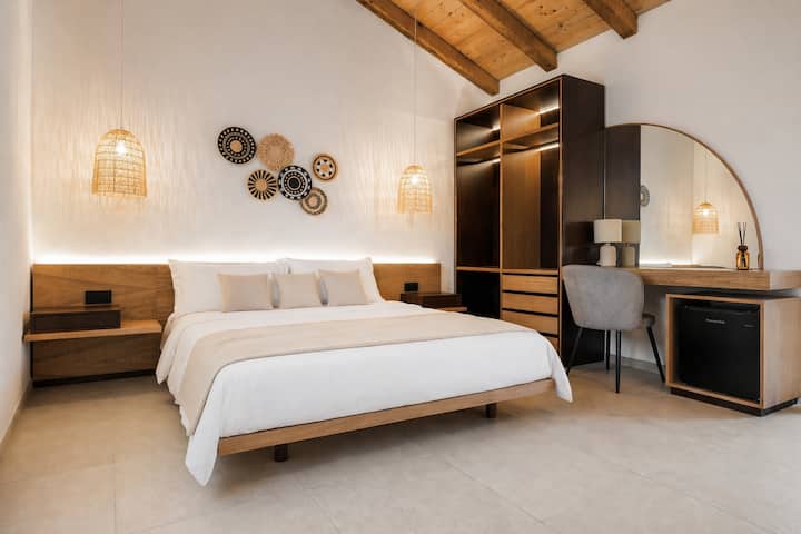 Pool View Cottage With Private Patio • Adults Only - Castiadas