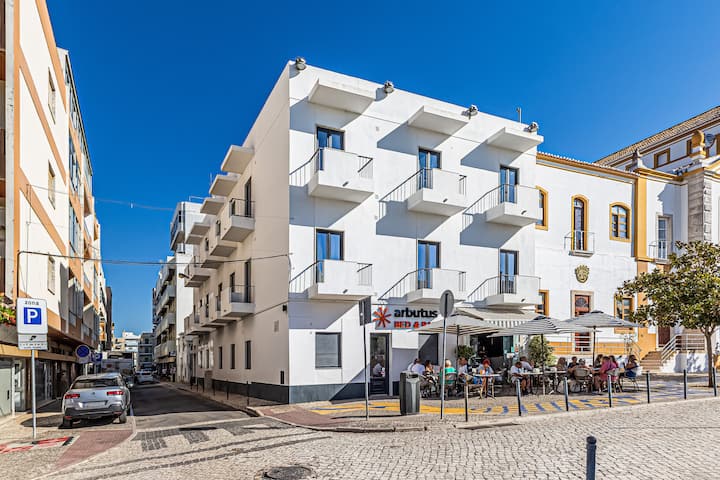 Arbutus Bed & Bar Single Bedroom (Ac/wifi) - Portimão