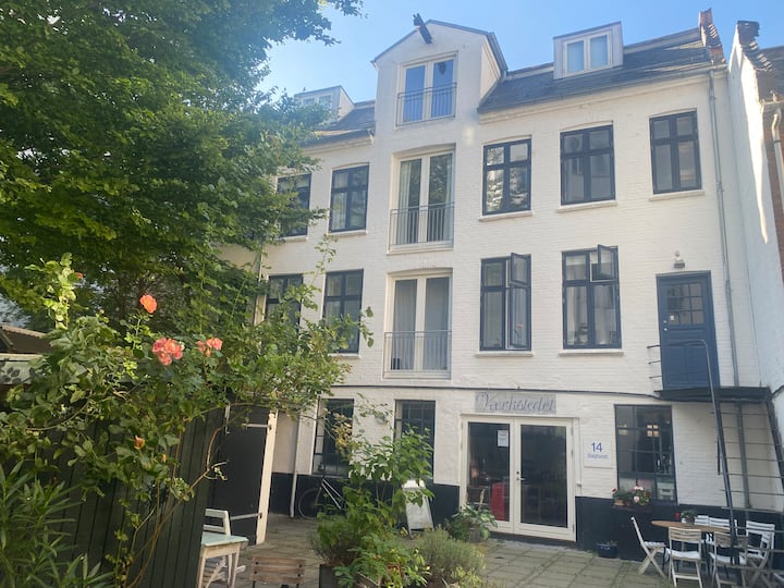 Dejlig Lys Lejlighed I Rolig Baggård - Köpenhamn