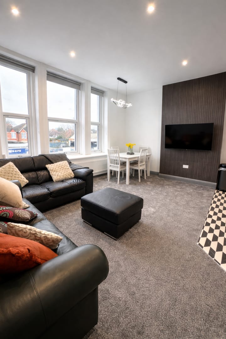 Spacious 4bed Duplex
Sleeps2/4or6
Fab Midweek Stay - Sandbanks