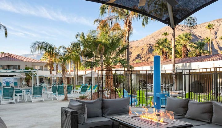 Spacious Palm Springs Sleeps 4 - Palm Springs