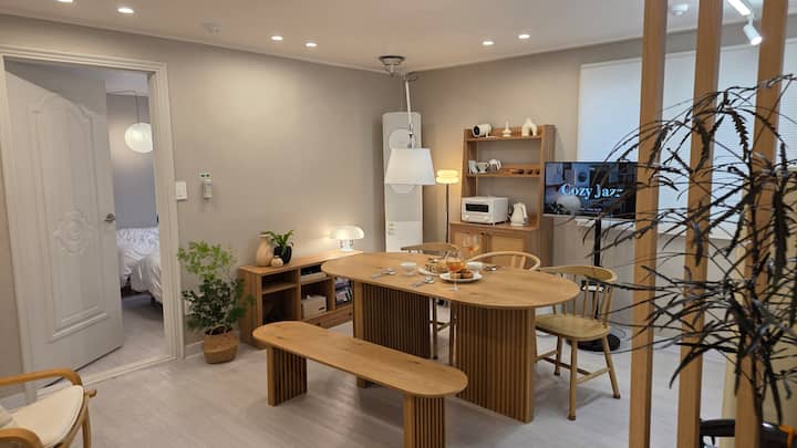 군자역 5분, 성수·건대·잠실·Kspo·강남, 아늑한 동양풍 가족숙소 | 라브리 군자 - Seoul