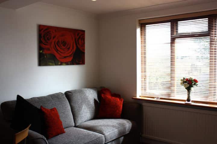 The Vine Modern Central Ely Apartment - Ely