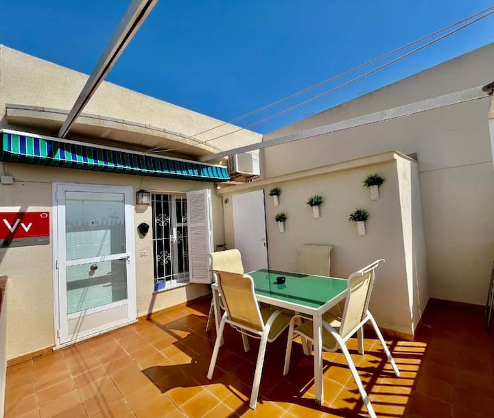 Atico Ola Azul. Entire Apartment, Up To 3 People. - Los Alcázares