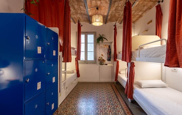 Bed In 6-bed Mixed Dormitory Room - Barcelona