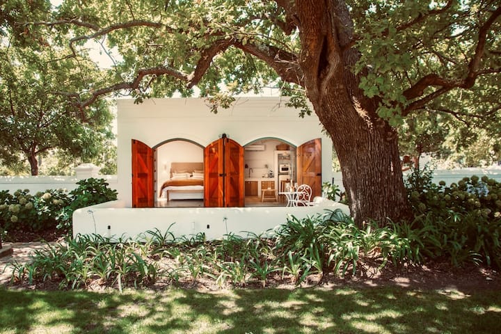 My Country Escape |
The Oak Cottage - Wellington, South Africa