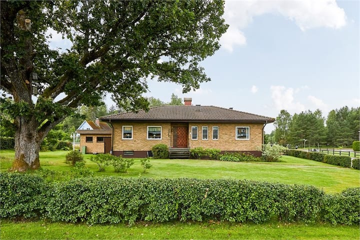 Charmigt Hus I Ett Lugnt Samhälle - Tranemo