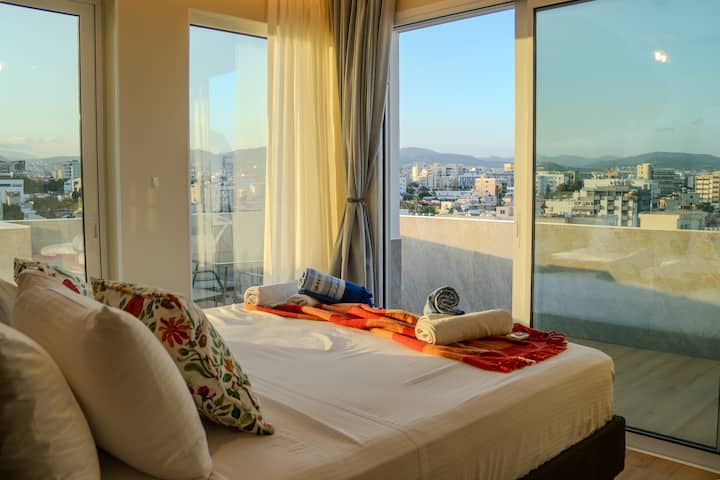 Penthouse With 270° Views 4.98 Host Prime Location - Limassol
