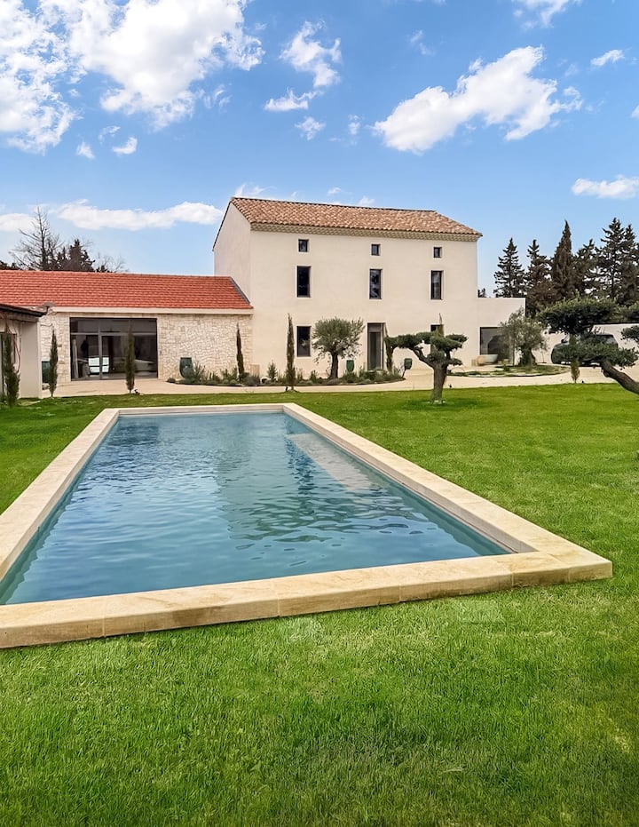 Maison D’exception Avec Piscine - Carpentras