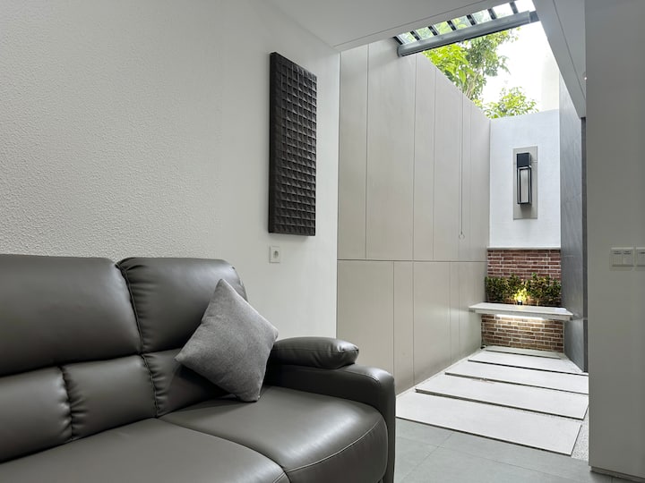 Modern Balinese 3br Central House - Indonesia