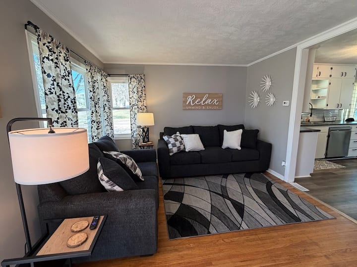 Remodeled Home Near Sanford And Universities! - Sioux Falls, SD