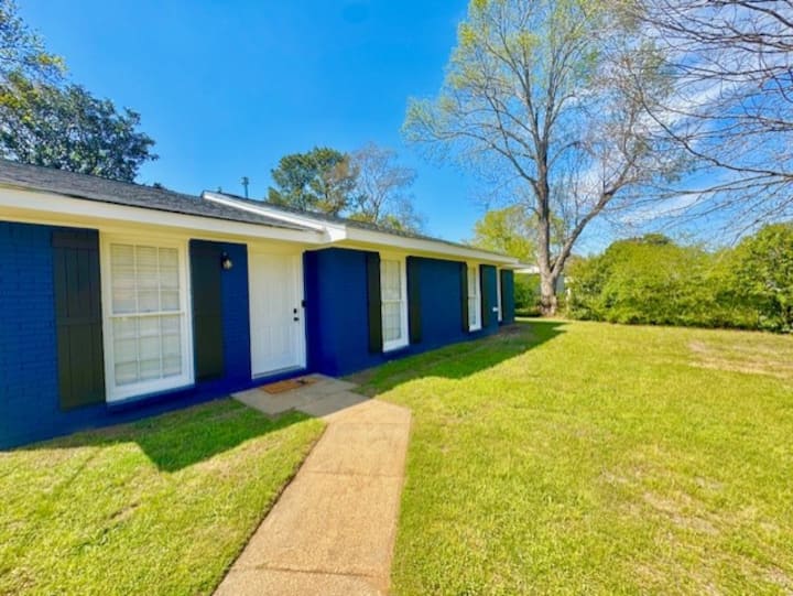 Bluebelle - Sleeps 8/wi-fi/55"+ Tvs/grill/arcade - Millbrook, AL