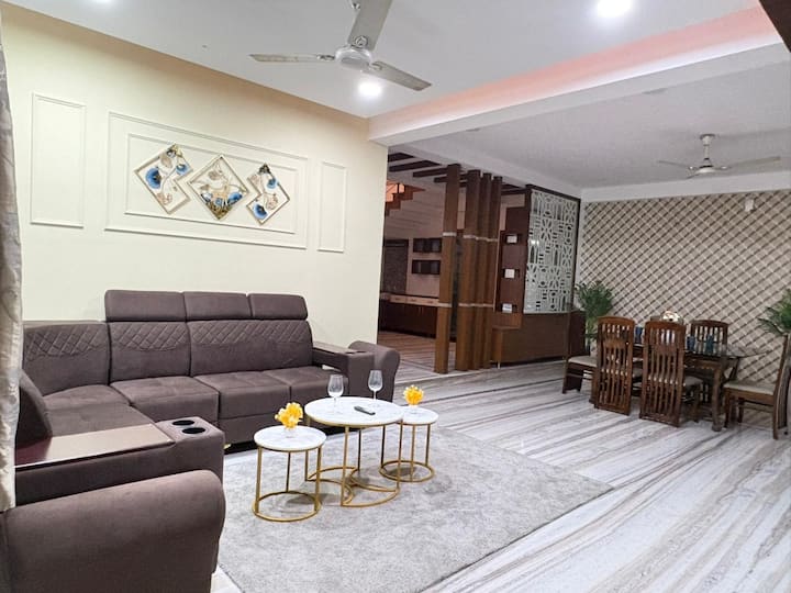 Zephyr: Luxe 4bhk Duplex Near Hitech - Hyderabad
