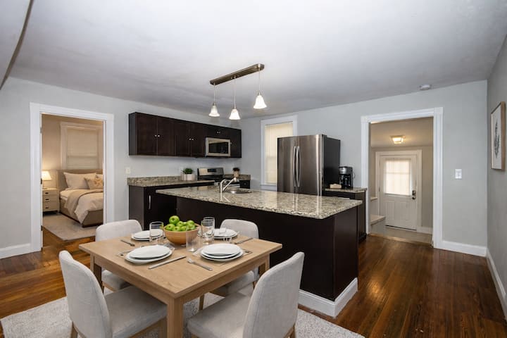 Renovated Home Perfect For Groups | Providence - Barrington, RI