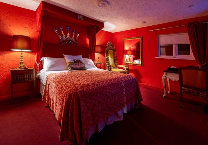 Beautiful Art Hotel & Restaurant In Wales - Welshpool