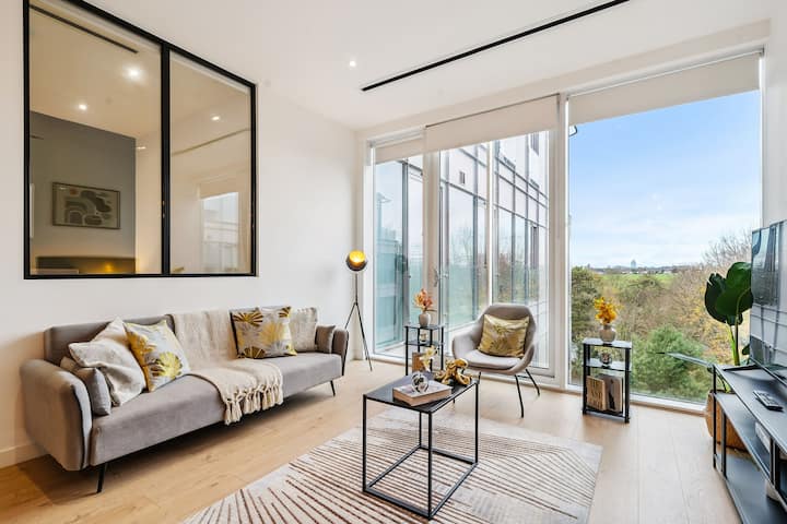 Kew Bridge Apts | Gym, Parking & West London Style - Brentford