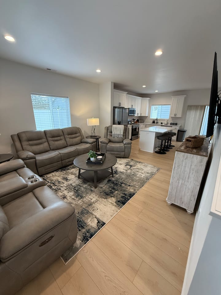 21st By The Lake - Coeur d'Alene, ID