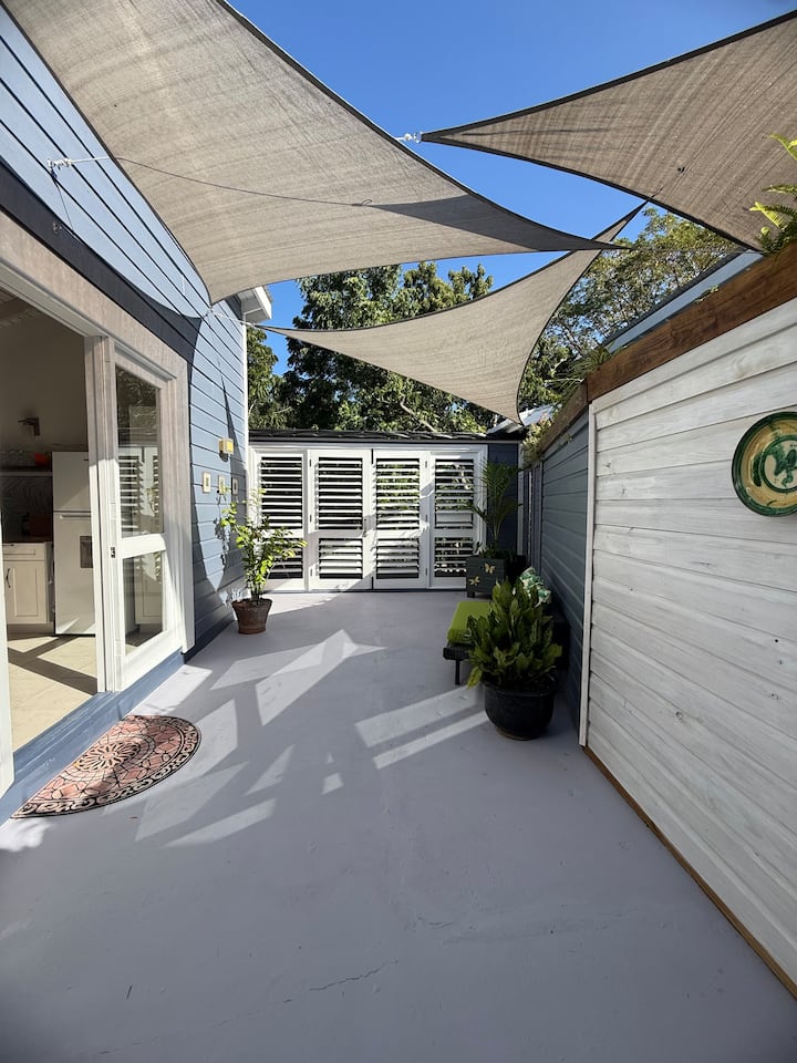 The Blue Orchid - Unique 1br Suite In Cedar Valley - Saint John