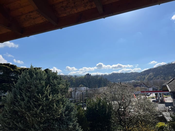 Duplex Familial Proche Montagnes
Parking Sécurisé - Meylan