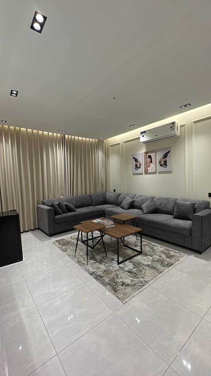 شقة تصميم بوهيمي الدور 7 مع بلكونه - Dammam