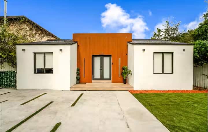 Luxury Miami Villa I 3 Min To Design District - Miami, FL