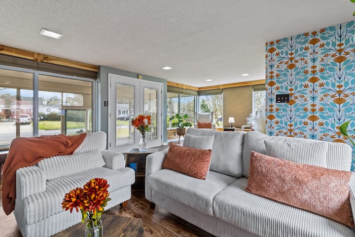 Debbie's Place - Jacksonville