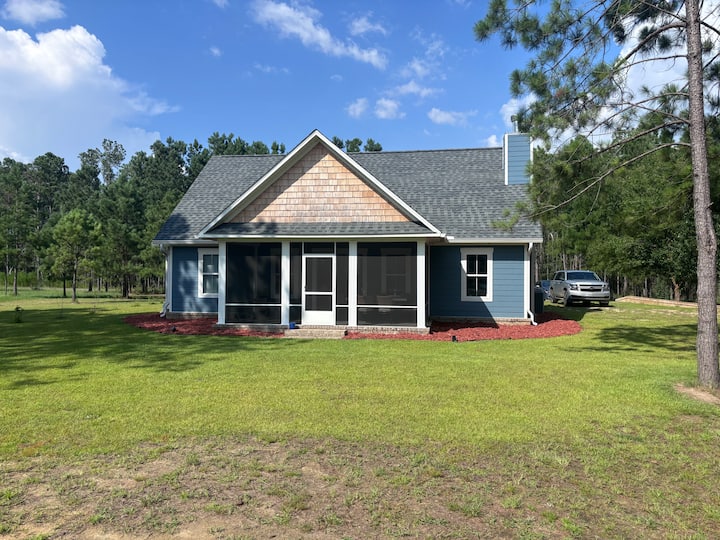 Lakeside Cottage With Privacy. - Douglas, GA