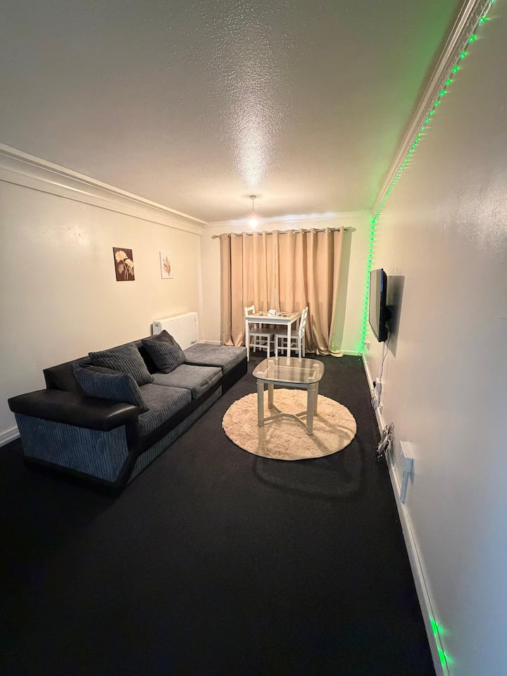 Free Wi-fi & Parking, 5 Mins Walk To Shops Centre - Glasgow