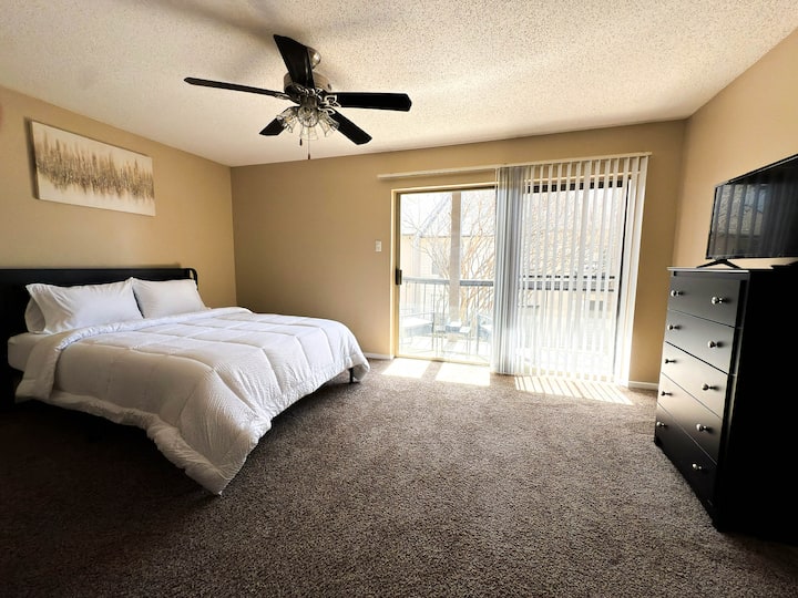 Cozy 1br Near At&t Stadium | Pool & Hot Tub Access - 알링턴