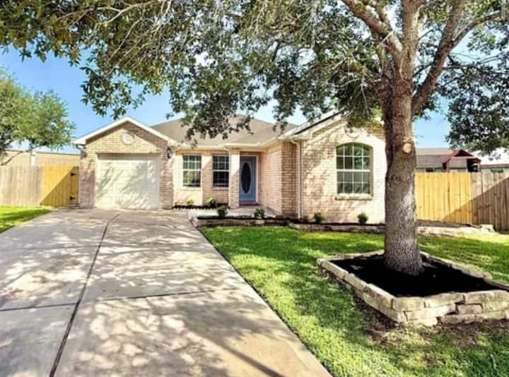 4br Near Nrg & Medical Center | Quiet & Safe Area - Pearland, TX