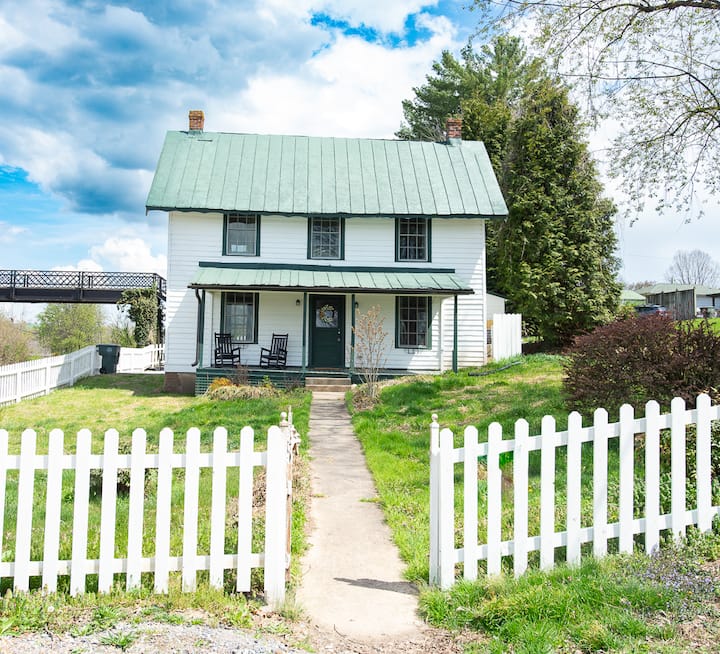 Historic 1857 Rail Road Foreman House - Abingdon, VA