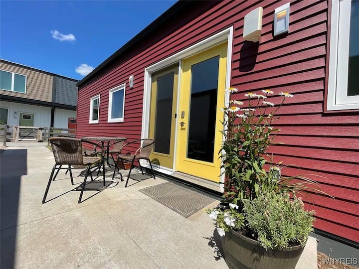 Pathway To Seneca Solar Villa - Geneva, NY