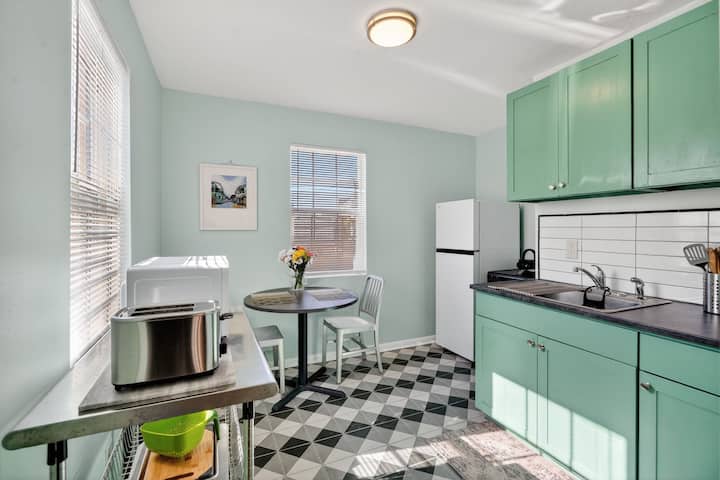 Cute Clean 1br Close To The Quarter #3 - United States