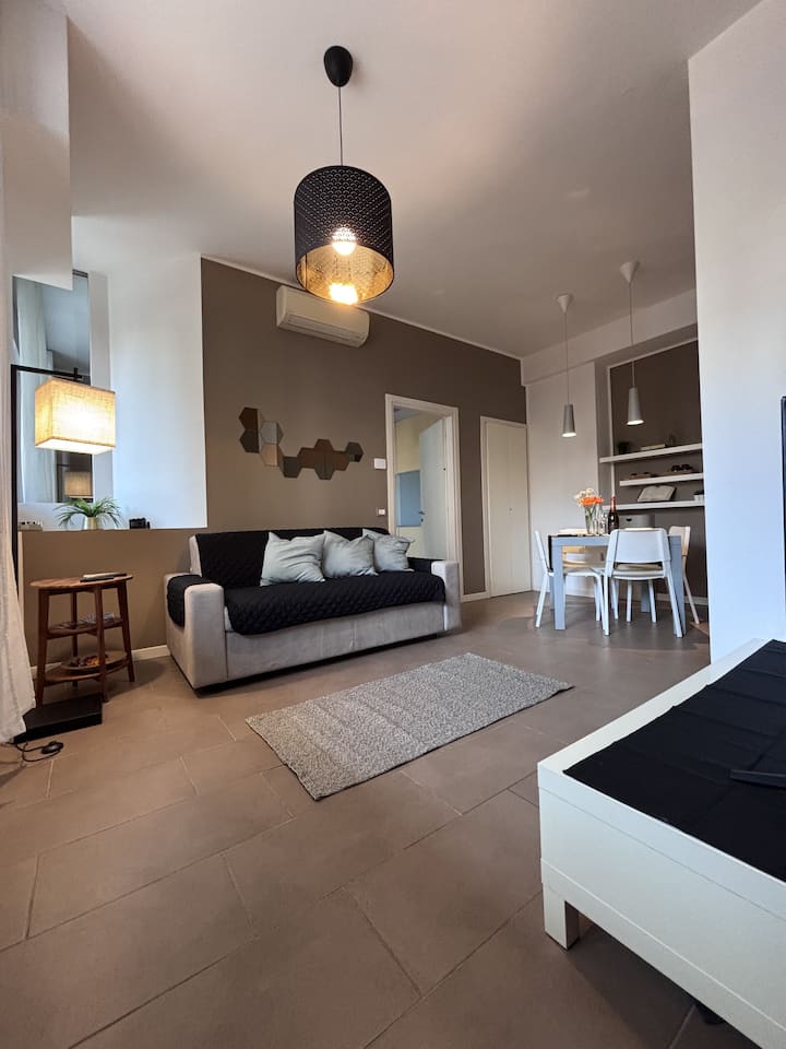 Castle & Station District | Urban Charm & Privacy - Ferrara