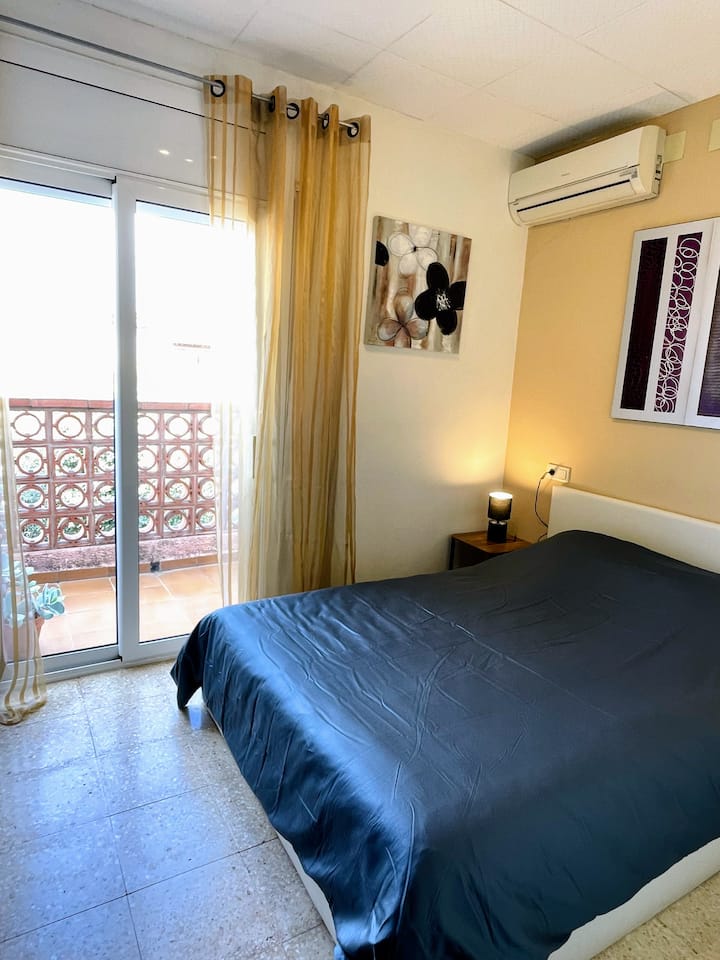 Una Acogedora Casa Con Patio Y Piscina Comunitaria - Empuriabrava