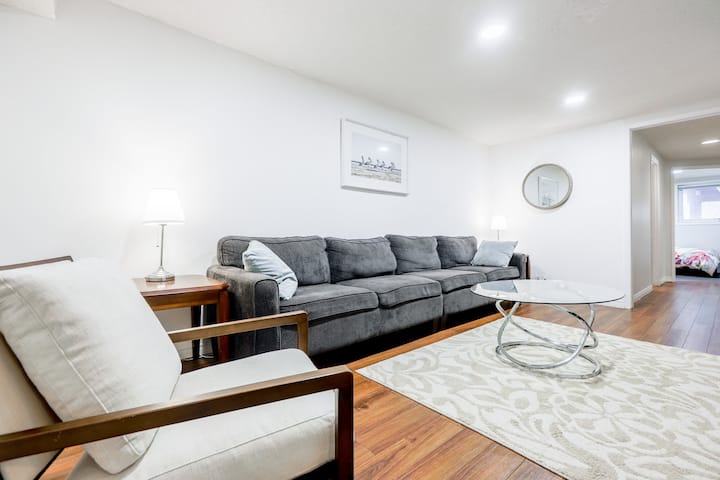 Stylish 2br Furnished Suite - Vaughan