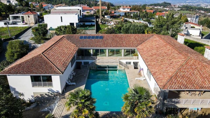 Spacious Villa | 6 En-suite & Pool - Braga