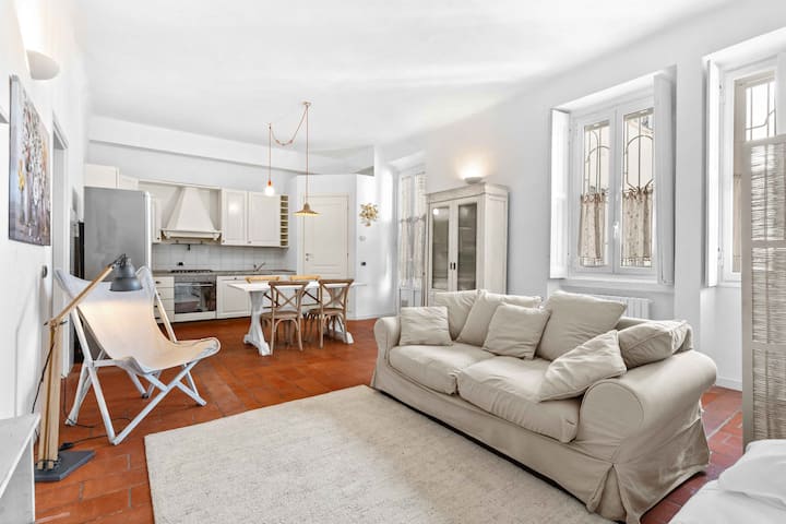 Chinatown Family Apartment - Monza