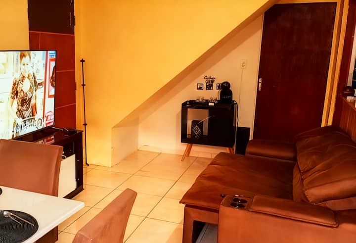 Refúgio Aconchegante, Com Varanda. - Barueri