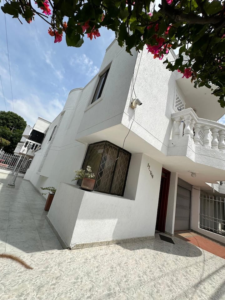 Casa Amplia Para 12 Personas Céntrica Y Cómoda - Valledupar
