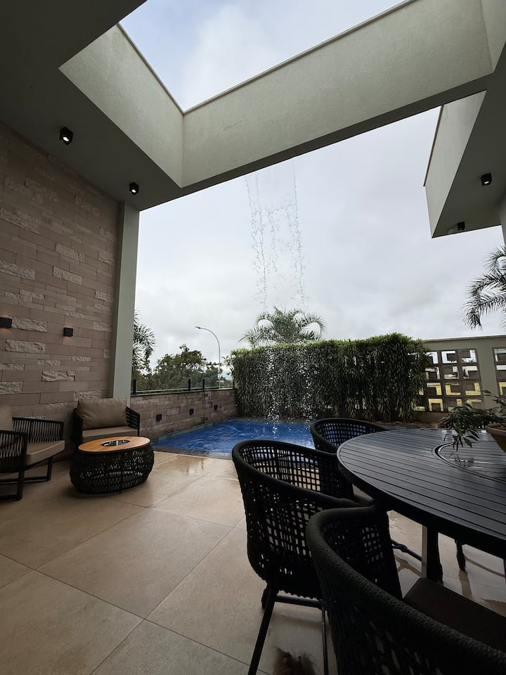 Casa Alto Padrão Em Condomínio Fechado - Rio Verde