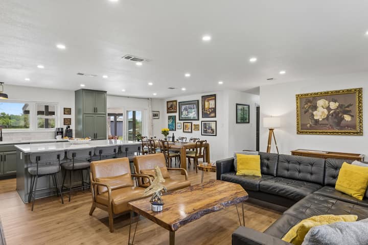 Fire Pit, Vines & Good Times - Grill & Gather! - Johnson City, TX