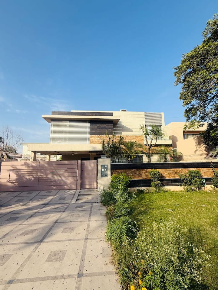 Modern 3bhk House | First Floor | Jacuzzi | Dha P4 - Lahore