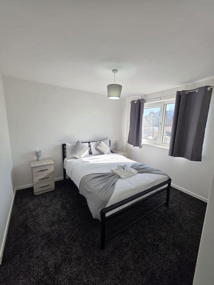 Ashleigh Gardens 1 Bed With Parking - Leicester