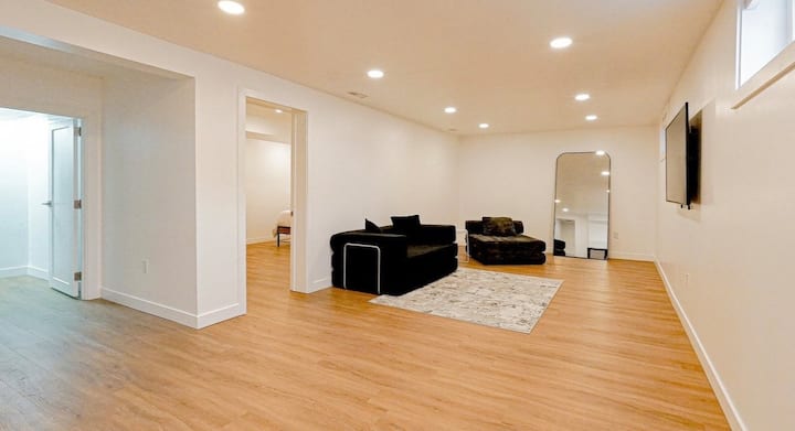 Newly Renovated 4 Bedroom House. Open & Clean - Medicine Hat