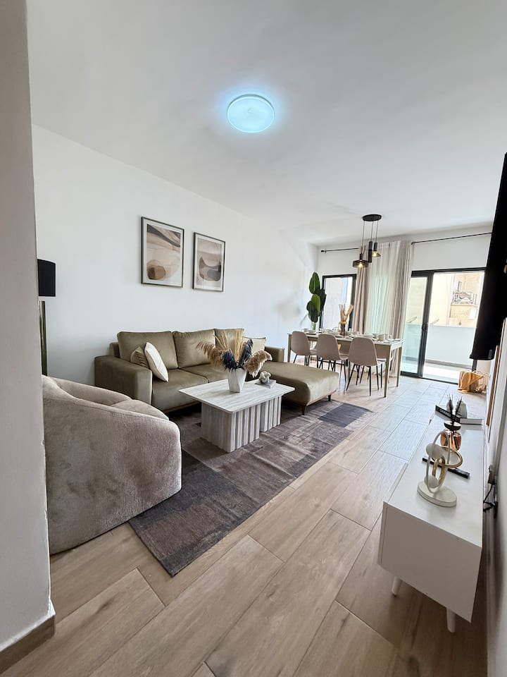 Stylish Apt Near City Center With Pool & Gym - Sénégal