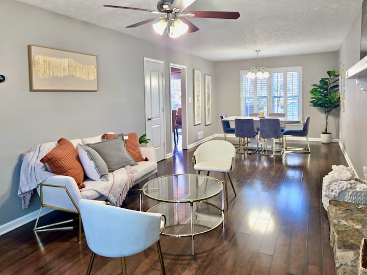 Elegant 3-bedroom Home W/ Large Fenced Backyard - Lawrenceville